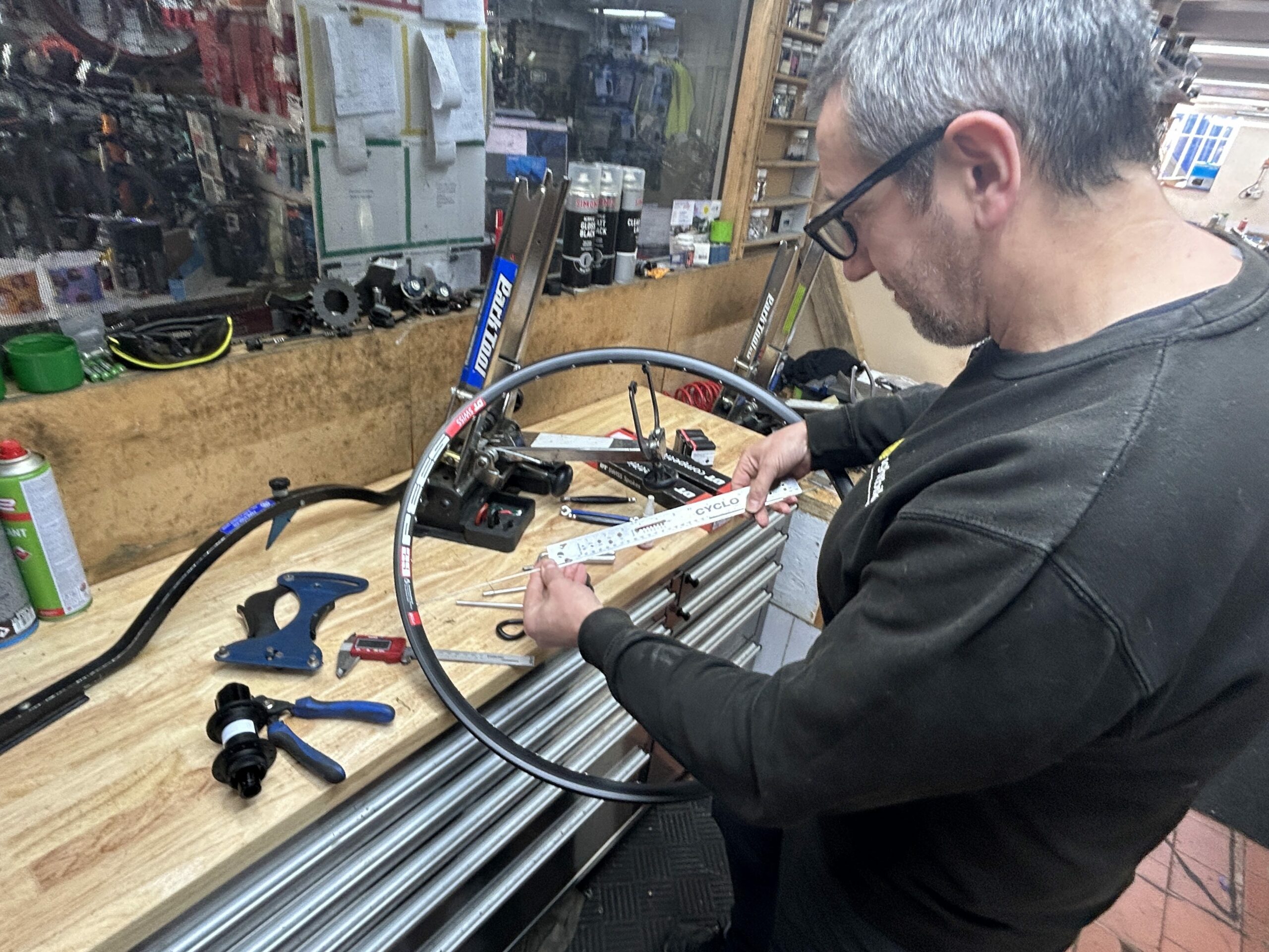 Custom Wheel Builds & Bike Builds - Owens Cycles / Rightbike